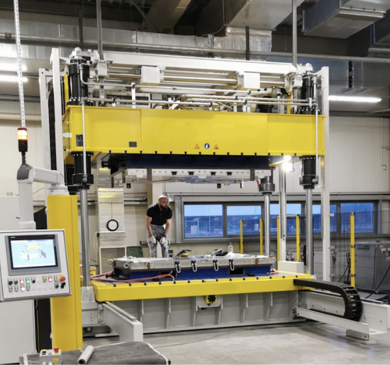 pDCPD-RIM INJECTION - motoplast.pl